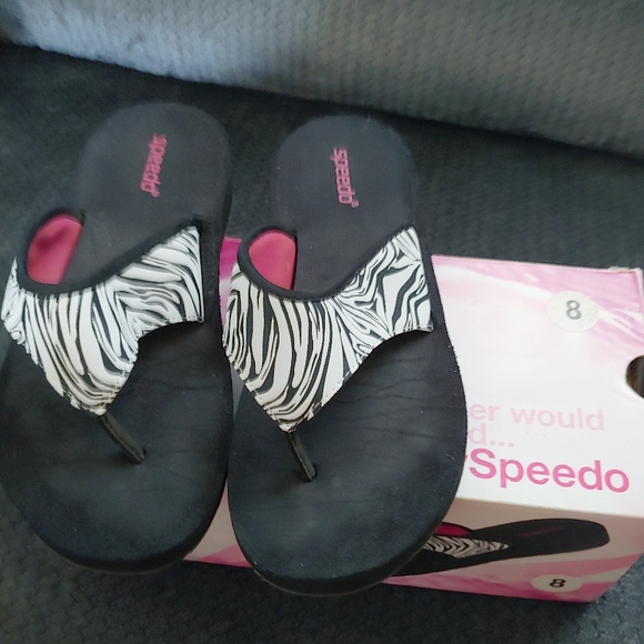 Speedo | Shoes | Speedo Zebra Print Thong Sandals Size 8 | Poshmark